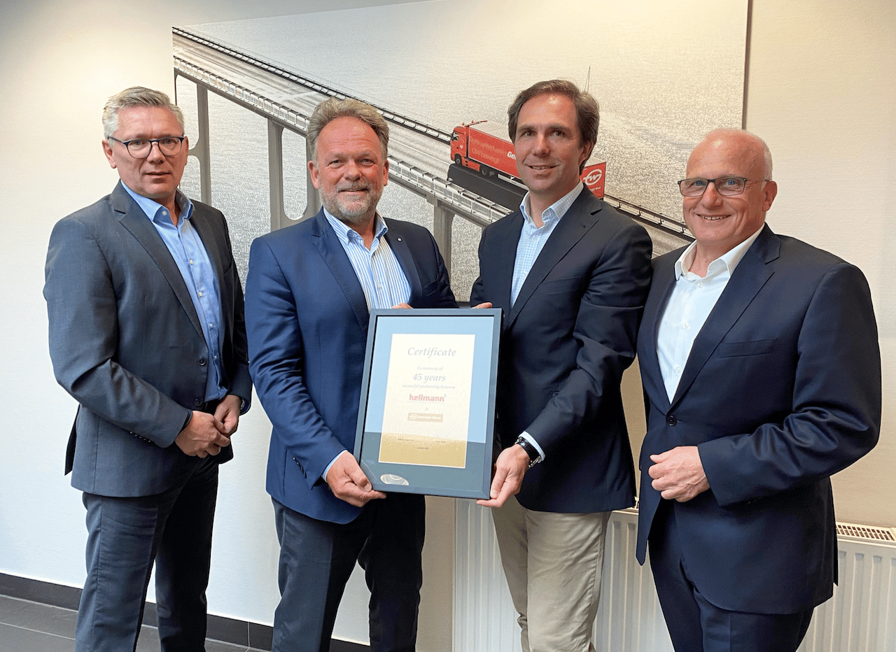 Logistics giants celebrate 45-year partnership - Global Trailer