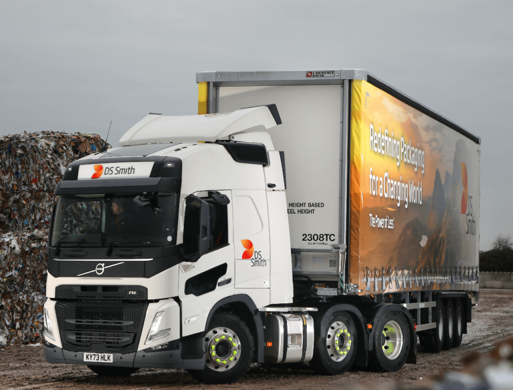 TIP long-leasing to DS Smith fleet - Global Trailer