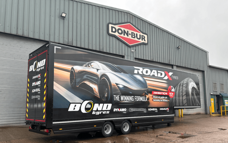 Don-Bur delivers livery trailers - Global Trailer