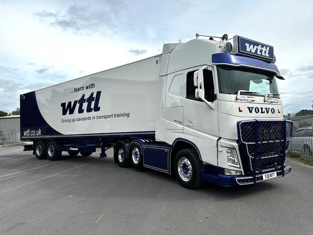 Krone box trailers helping train UK drivers - Global Trailer